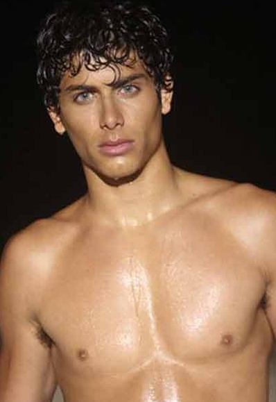 OMG, He's So Unusual: 5 Things You Didn't Know about Jesus Luz! - OMG.BLOG