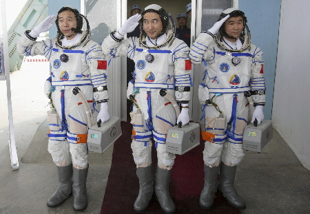 OMG, how fabulous: Chinese space suits - OMG.BLOG