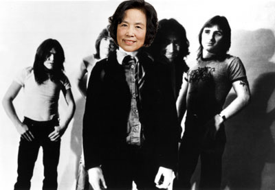 Wing sings every hit ever - OMG.BLOG