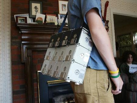 Messenger bag made from floppy disks - OMG.BLOG