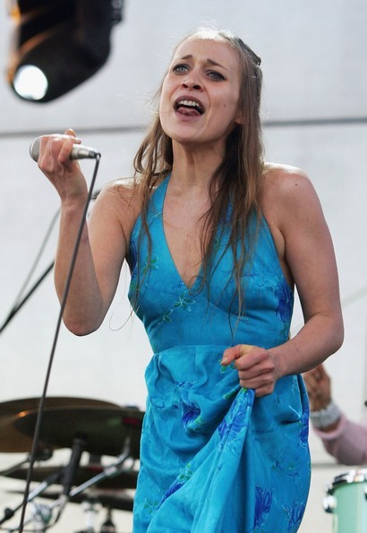 OMG, how spooky: Fiona Apple's face - OMG.BLOG