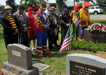 OMG, how morbid: Clown Funeral - OMG.BLOG