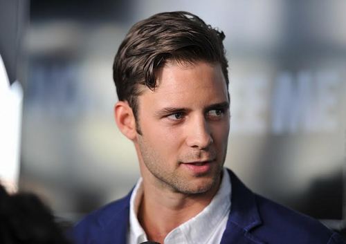 OMG, his butt: Bitten's Steve Lund - OMG.BLOG