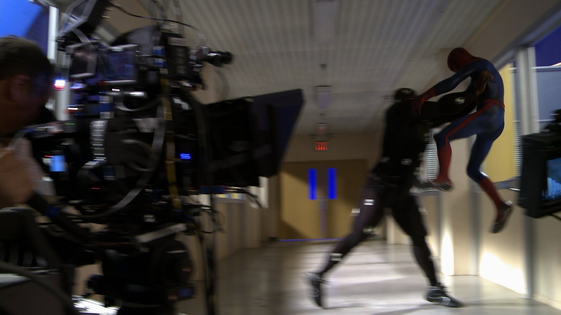 OMG, cute aaaand courageous? Andrew Garfield performed his own Spider ...