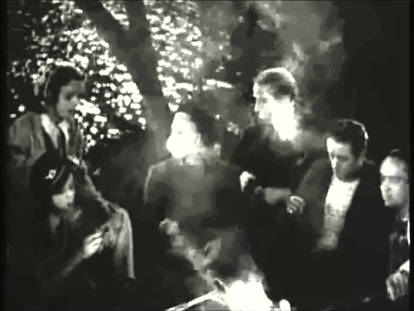 OMG, he'd rather be high: David Bowie appears in the "Director's Cut ...