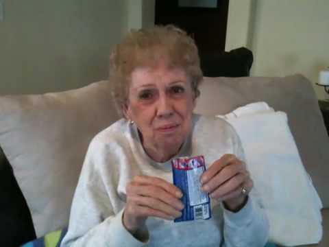 OMG, "I can feel them": Old lady tries Pop Rocks - OMG.BLOG