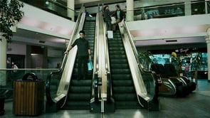 OMG, ouch: Falling down an escalator - OMG.BLOG
