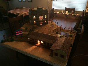 OMG, this family's EPIC gingerbread houses of 'The Shining' and 'Psycho ...