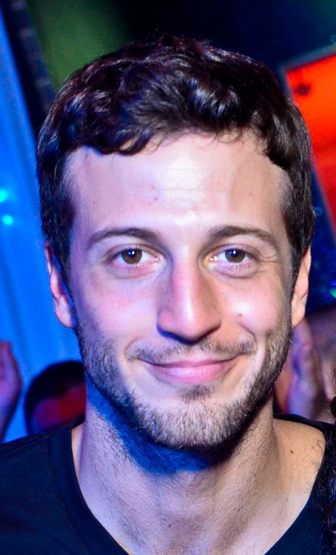 OMG, his butt: Israeli actor and model Michael Lewis - OMG.BLOG