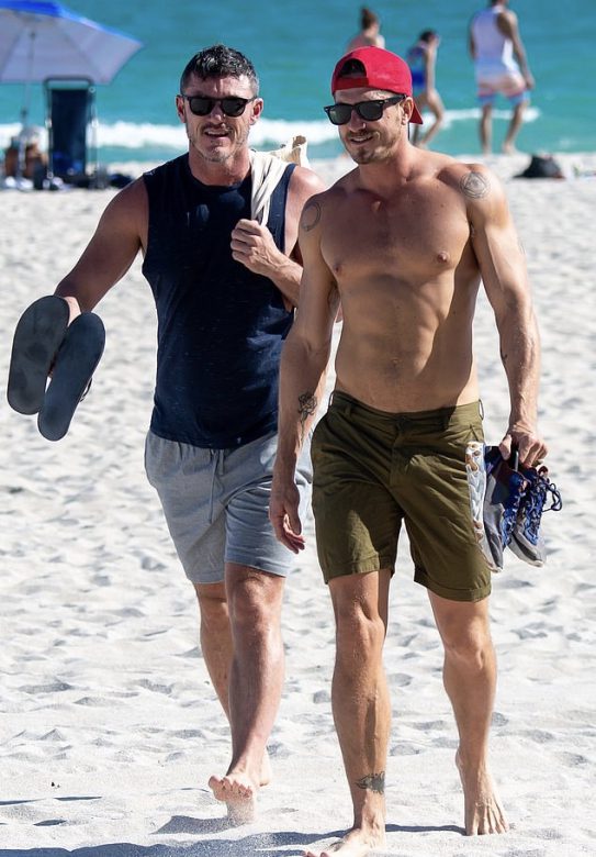 OMG, starting the new year right: Luke Evans flaunts small speedo in ...