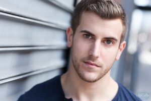 OMG, he's naked: Broadway actor Taylor Collins - OMG.BLOG