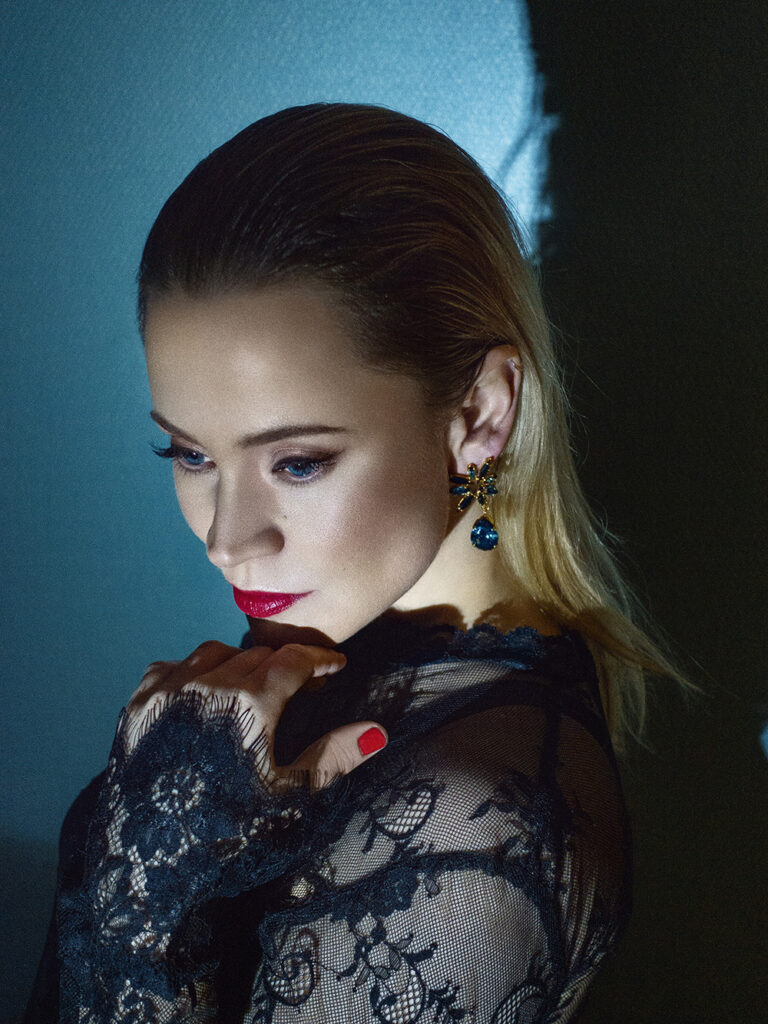 OMG, a Q&A with Annie - OMG.BLOG