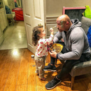 OMG, check out these GLAMOROUS dads after a visit to their daughters ...