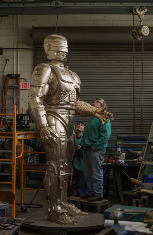 OMG, Detroit's massive RoboCop statue is finally finished, awaits new ...