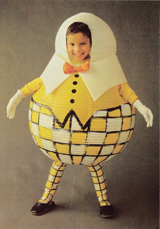 OMG, lady discovers homemade costume book from 1986 in trash featuring ...