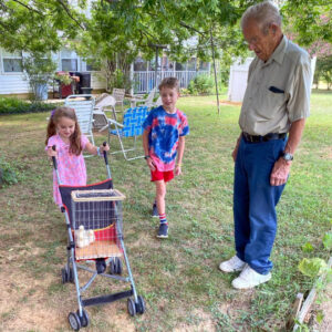 OMG, feelin' cooped up? These chicken owners built their pets strollers ...
