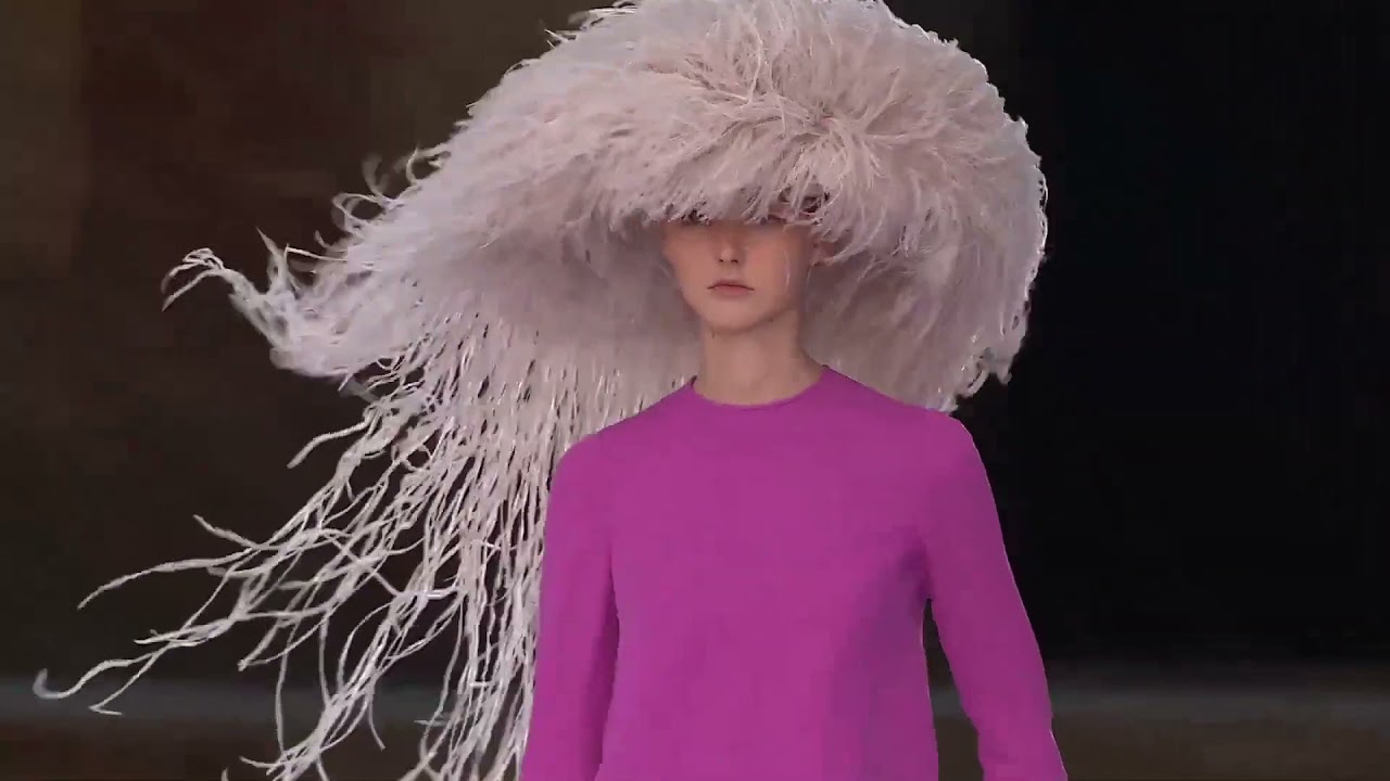 OMG, WATCH: The full Valentino Haute Couture Fall/Winter 2021-2022 ...
