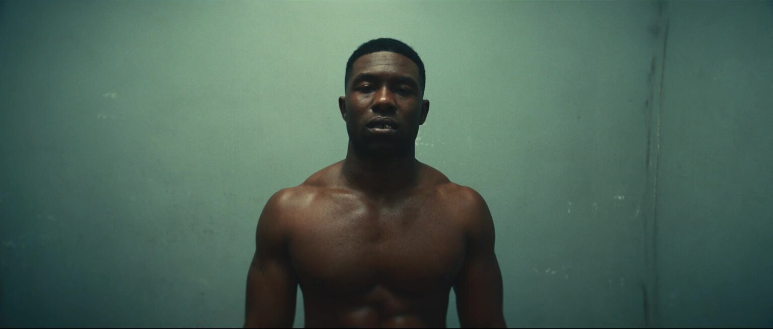 OMG, his butt: Trevante Rhodes in limited series 'Mike' - OMG.BLOG