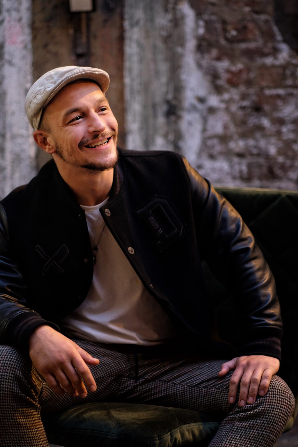 OMG, he's naked: German actor Paul Wollin goes full-frontal in the ...