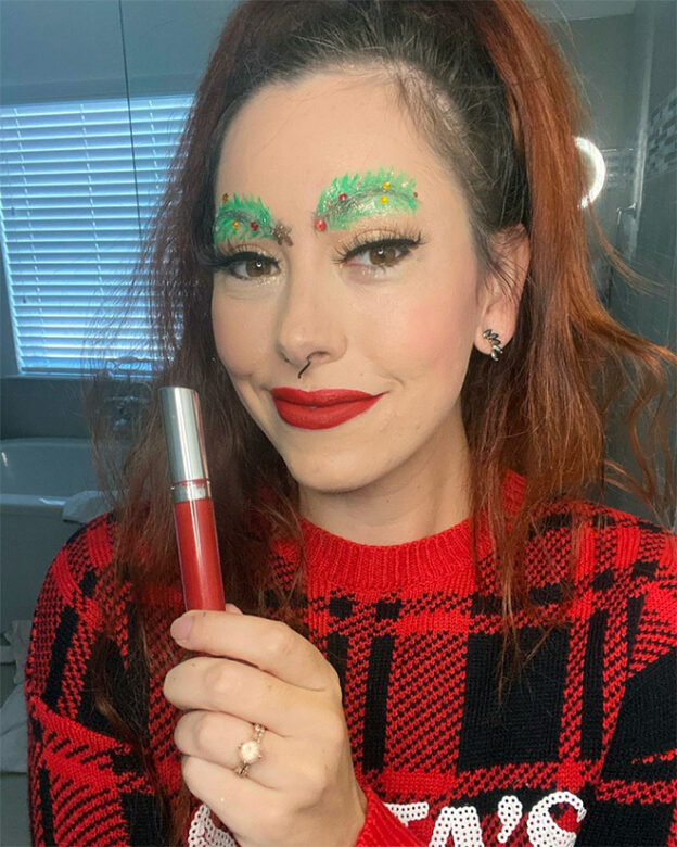 OMG, it's called FASHUN, look it up! Christmas Tree Brows - OMG.BLOG