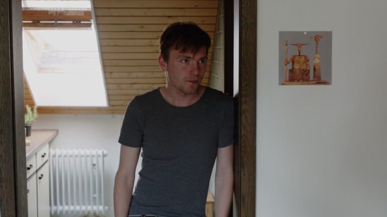 OMG, he's naked: German actor Moritz Weber-Jänichen in 'Adrian ist ...