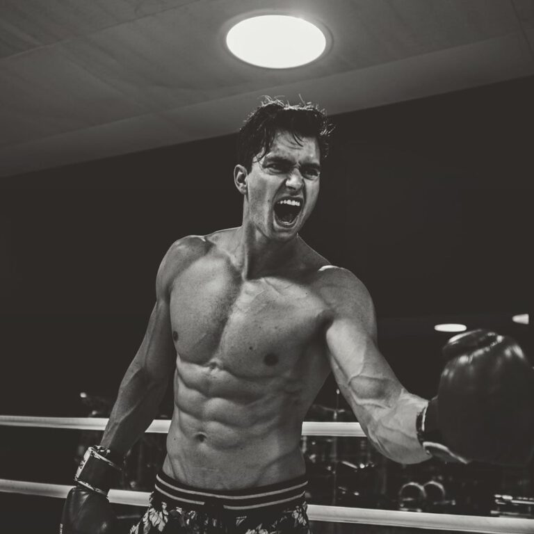 OMG, he's shirtless: Pierson Fodé - OMG.BLOG