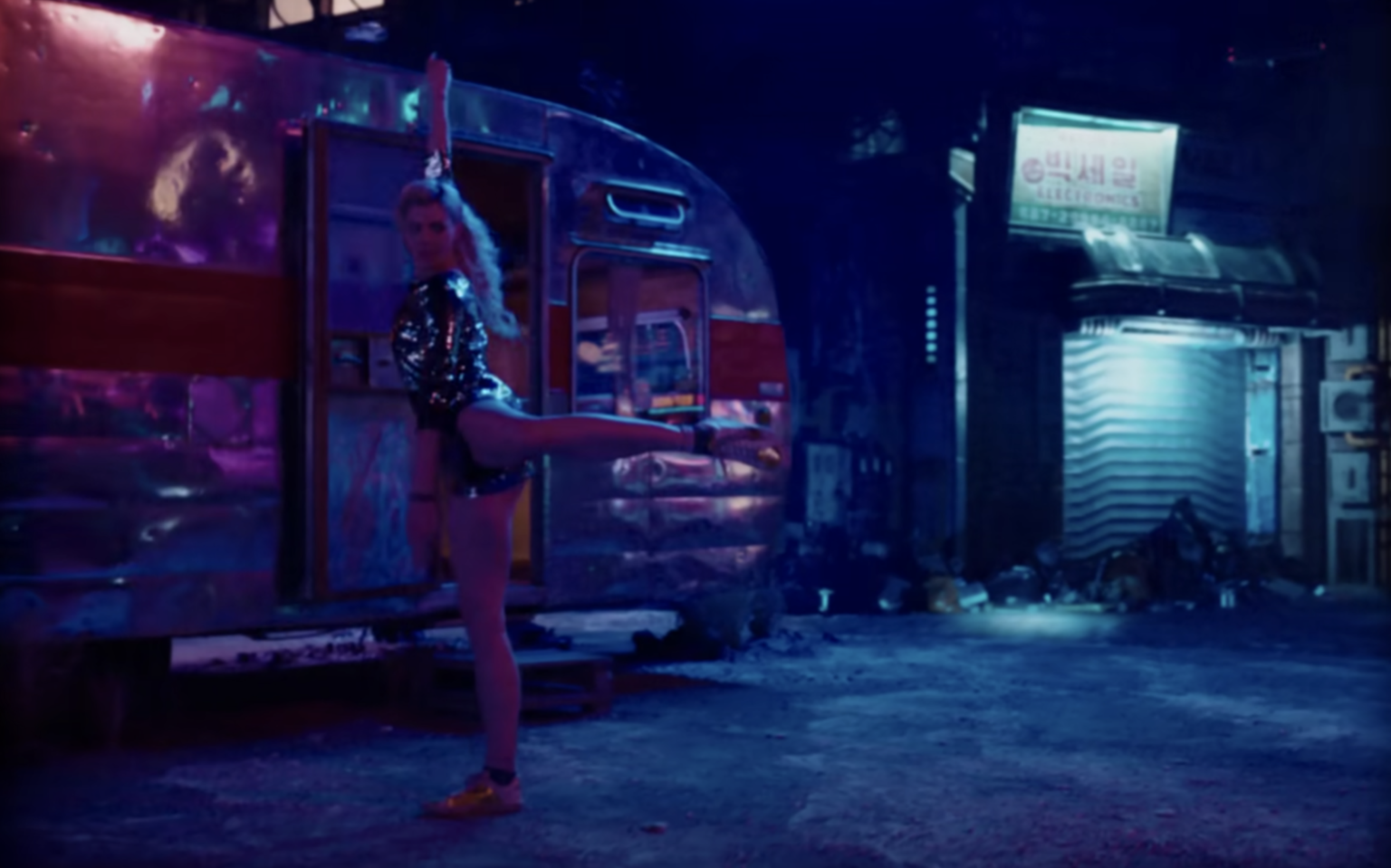 OMG, LISTEN TO THIS: The Chemical Brothers are back with new single and video for 'Live Again ...