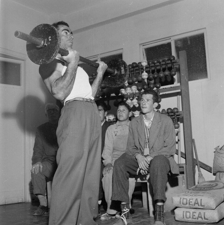OMG, hard time getting to the gym? This series of photos of 20th ...