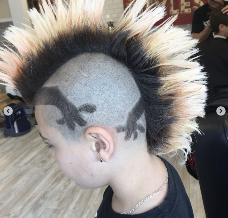 OMG, its called FASHUN, look it up: The Lizard Haircut! - OMG.BLOG