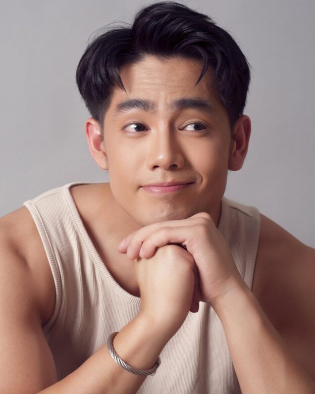 OMG, his butt: Actor Jesse Guinto in 'Table for 3' - OMG.BLOG