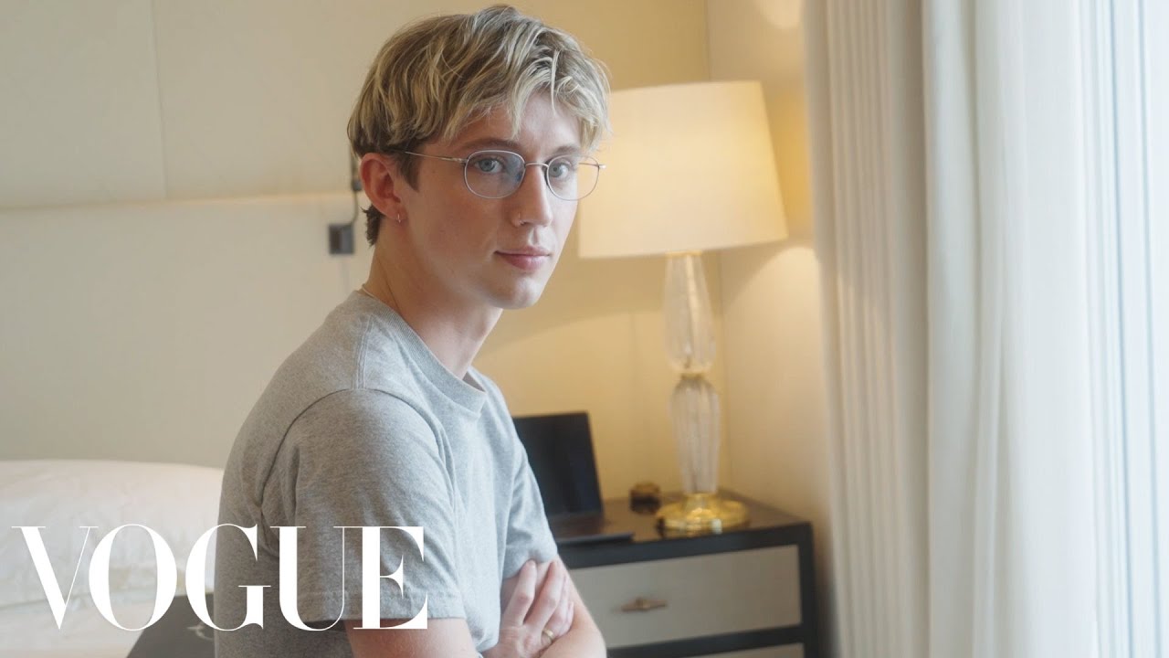 OMG, WATCH: Troye Sivan gets ready for the Prada Fall/Winter 2025 show with VOGUE - OMG.BLOG